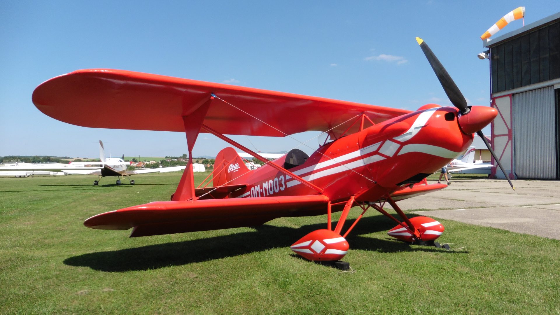 MICRO MONG - AEROHANGÁR