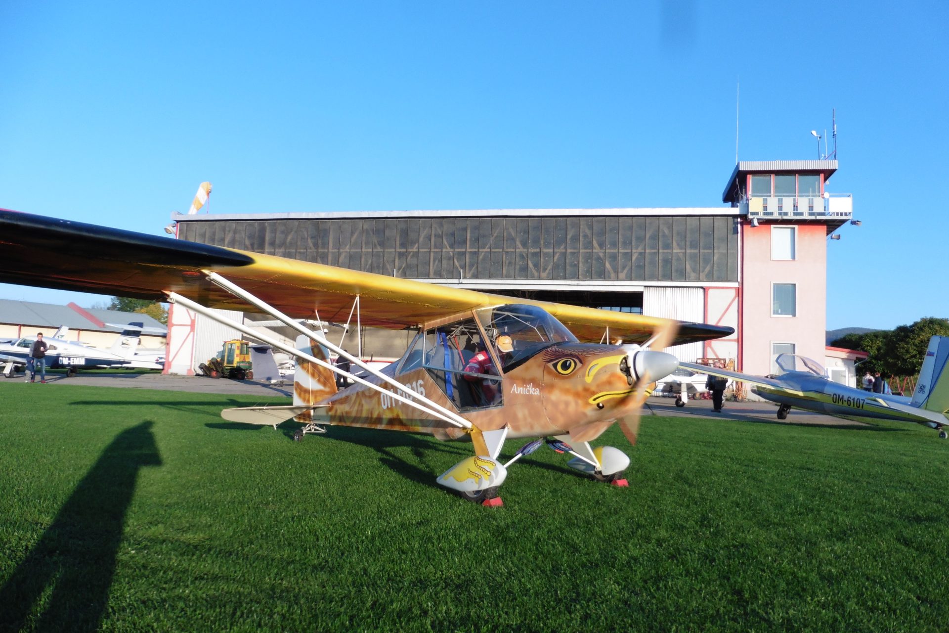 Junior II typ: AVD-2 - AEROHANGÁR