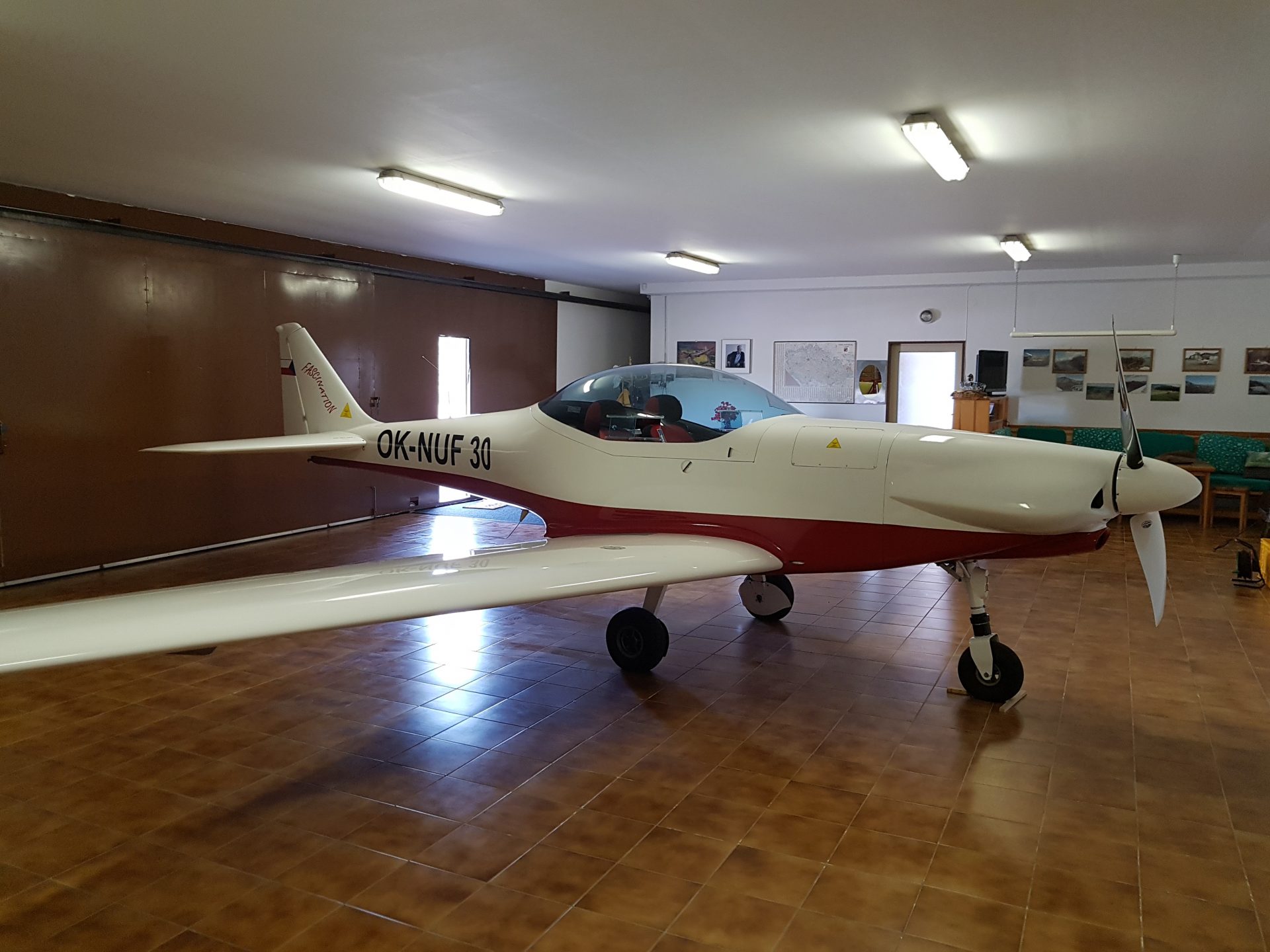 Fascination 100 C - AEROHANGAR