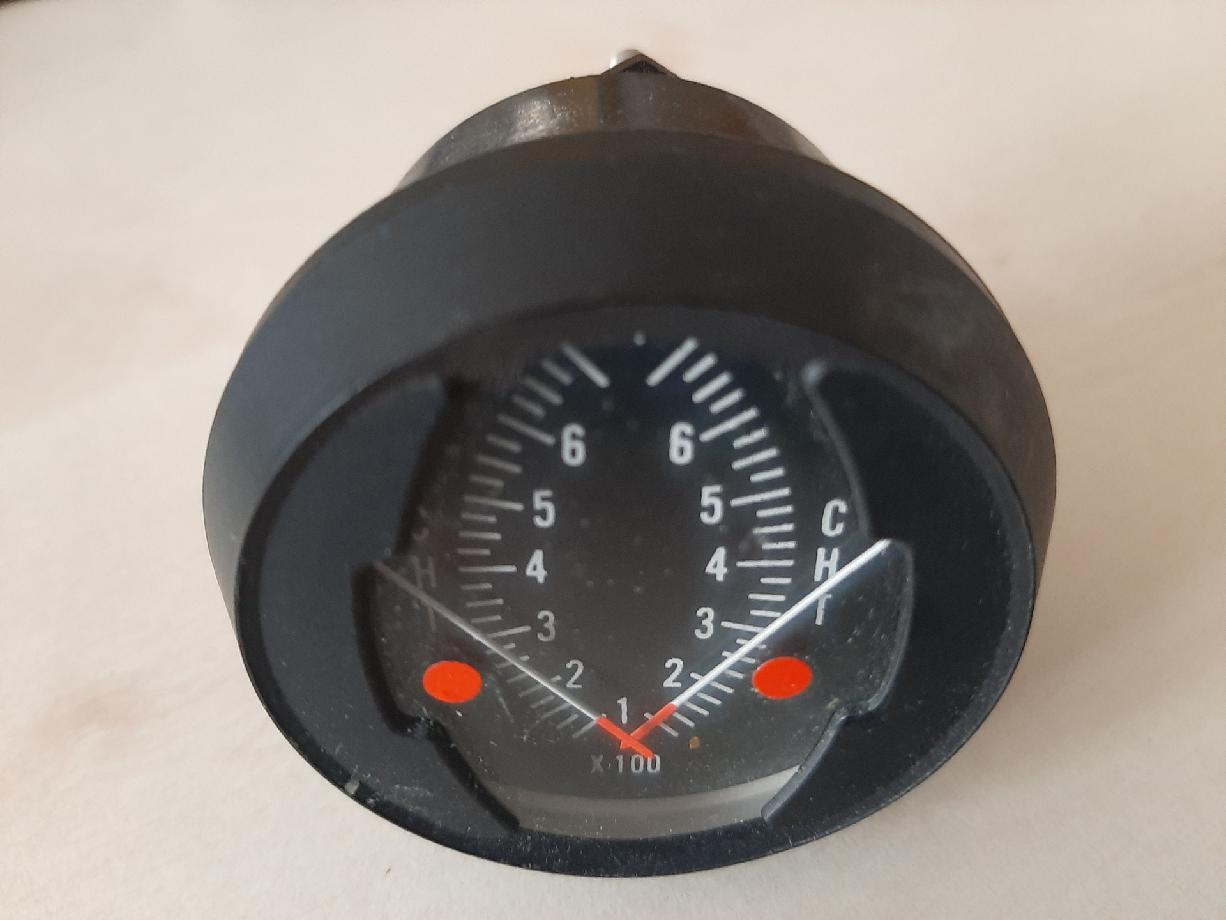 Dual temperature gauge with Westach st.F guidance - AEROHANGAR